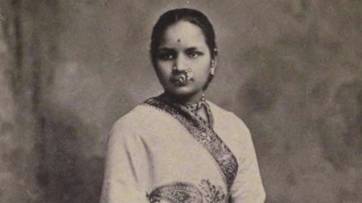 The Story of Anandi Gopal Joshi India's First Woman Doctor - Strange Writer